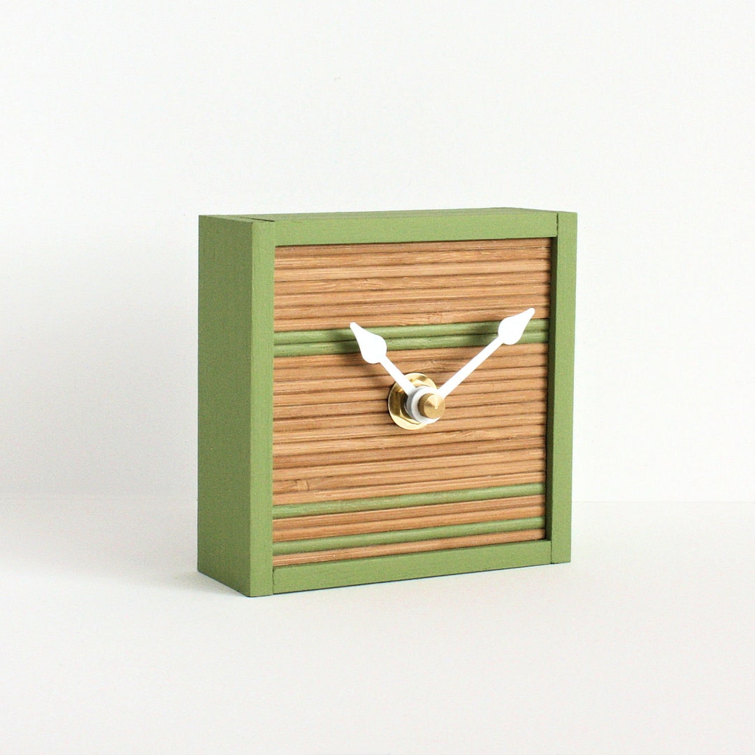 Modern Minimalist Desk Clock, Bamboo and Wood Green Table Clock - Etsy