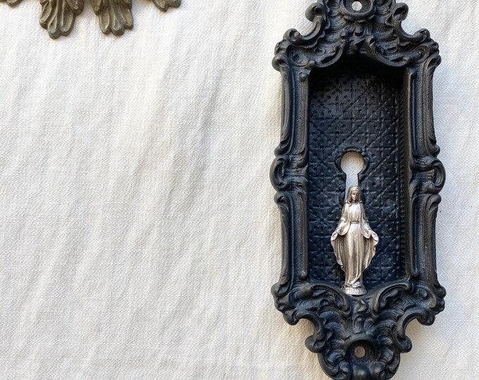 Our Lady of Grace, Mother Mary Shrine, Mother Mary Altar, Marian Art ...