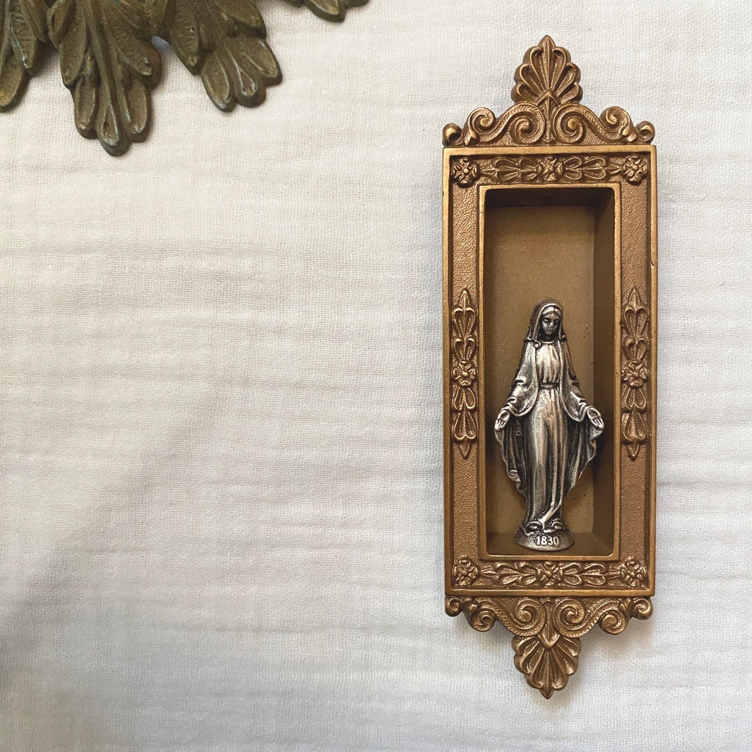 Our Lady of Grace, Mother Mary Shrine, Mother Mary Altar, Marian Art ...