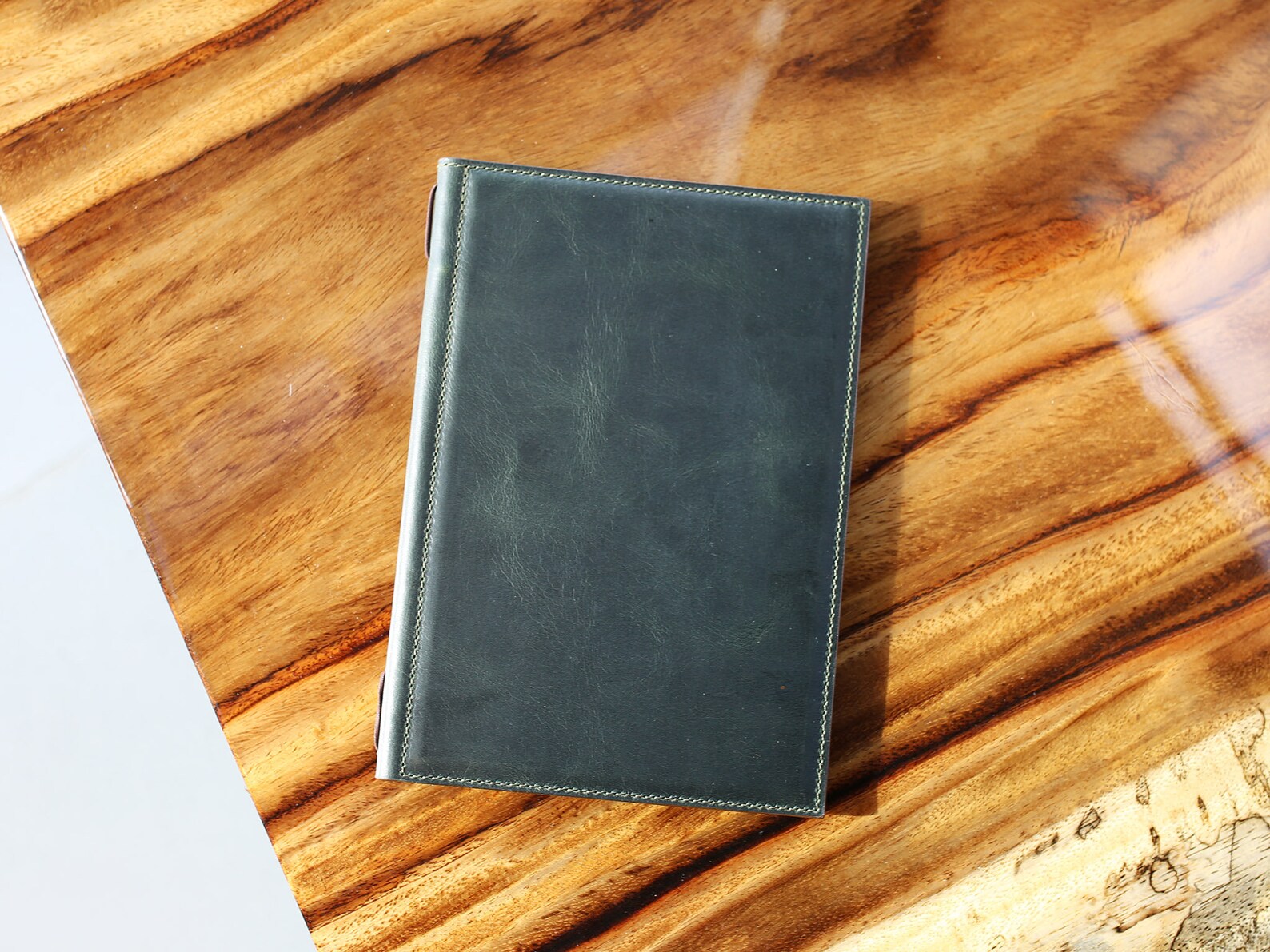 Leather Custom Menu Holder / Hard Cover Menu Folder With - Etsy