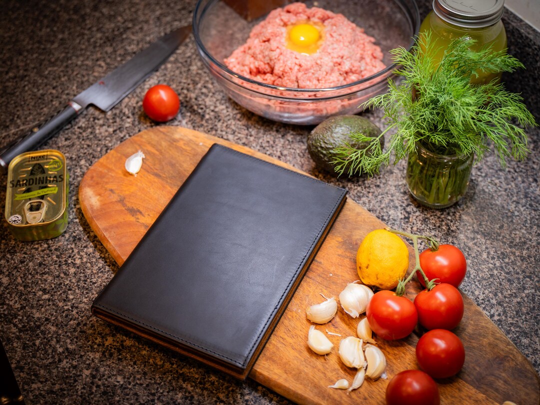Personalized Black Leather Menu Holder: A5 Bar List Menu Cover - Etsy