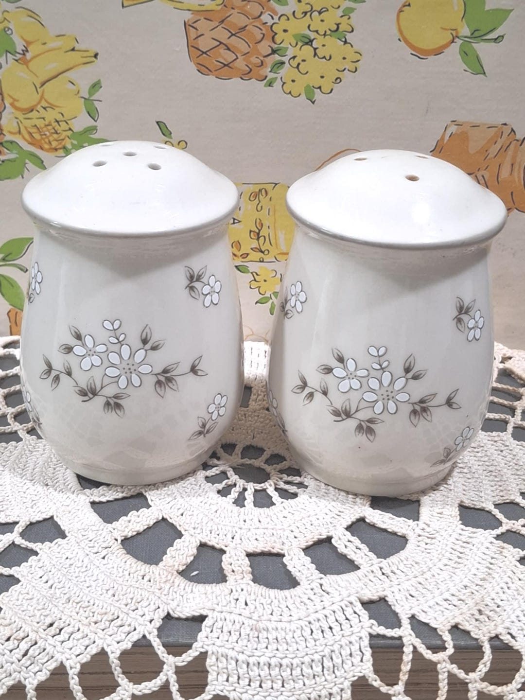 Tan Salt and Pepper Shakers With White Flowers. - Etsy