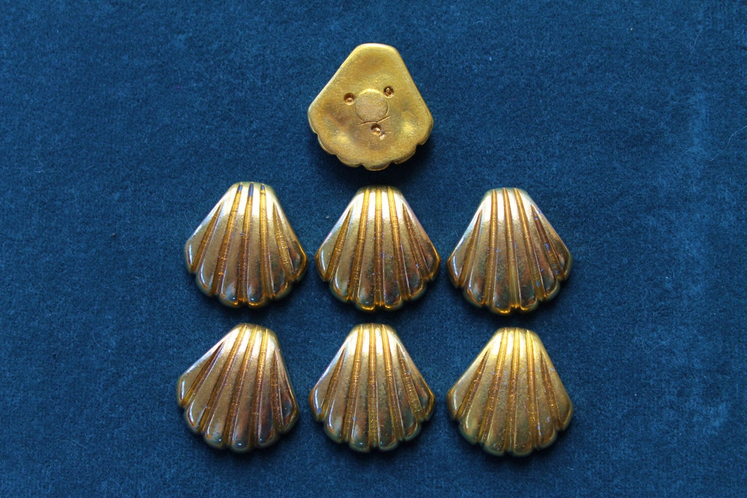 Vintage Bright Gold Plated Flat Backed Puffed Shell. Made in USA ...