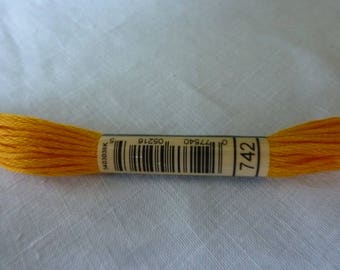 DMC 742 ROUND 5D Diamond Painting Drills Beads DMC 742 Light Tangerine ...