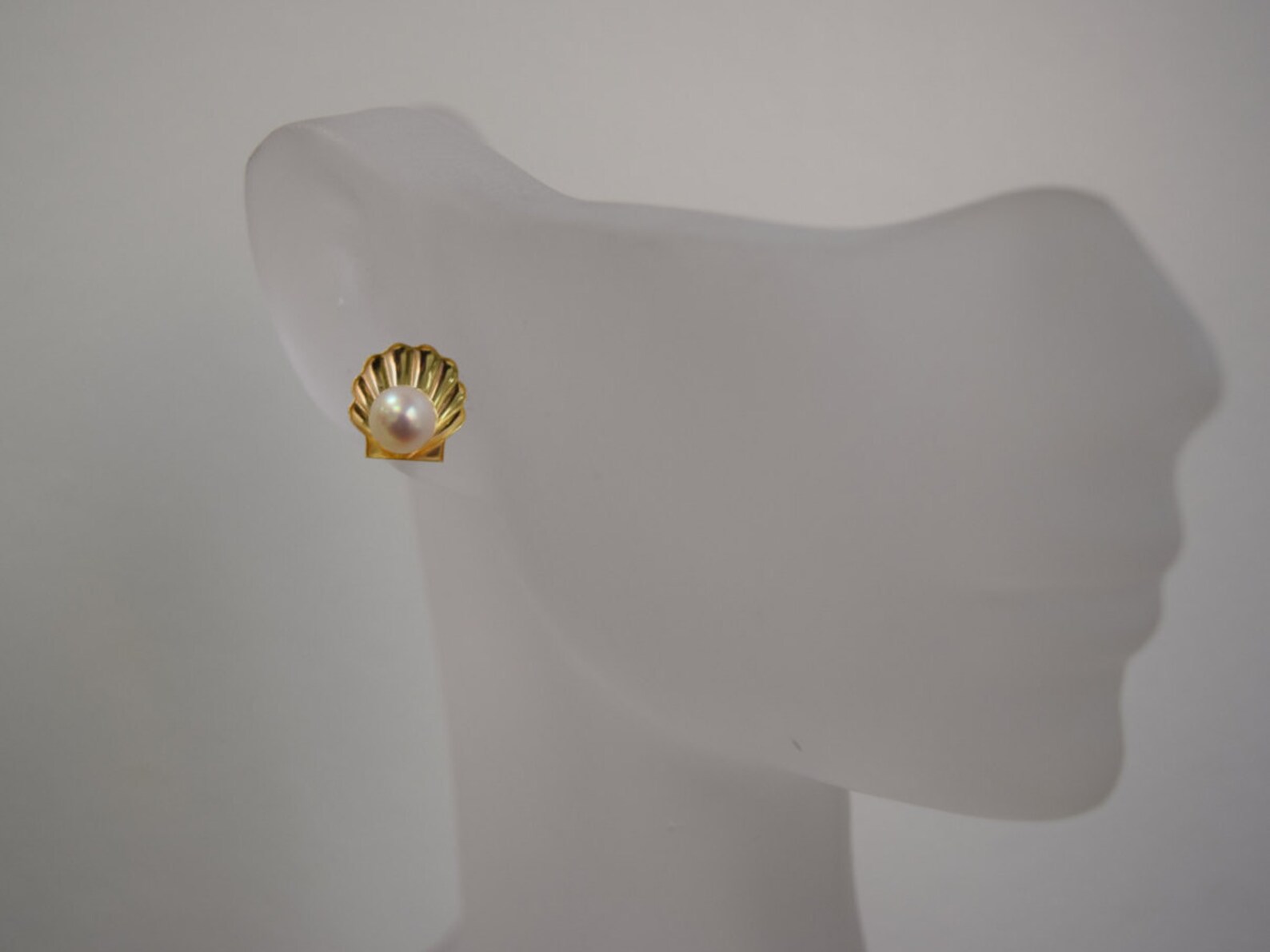 6.5x6mm Japanese Akoya Pearl in Shell Setting 14K Yellow - Etsy