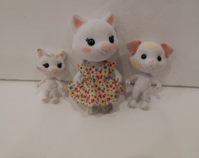 Sunny Days Entertainment Honey Bee Acres Characters Barkster Dog Family ...