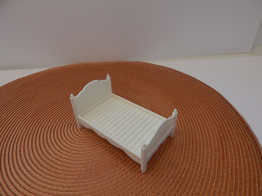 Vintage Calico Critters Sylvanian White Slat Single Bed With Headboard ...