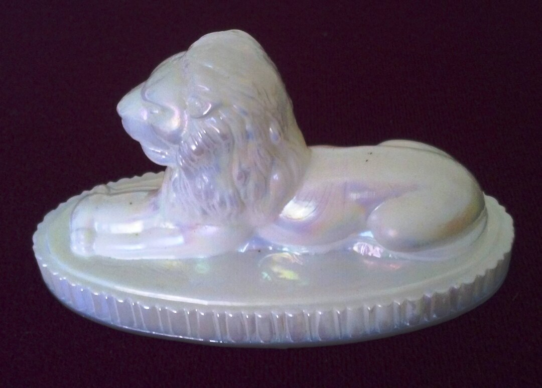 Rare Oscar Lion Pearlized White Slag Glass by Summit / Fenton Co ...