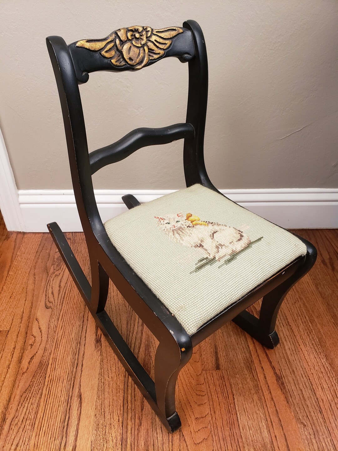 Children's Vintage Duncan Phyfe Rose Back Rocking Chair With Kitten ...