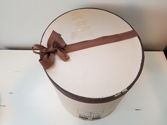 Vintage Lilly Dache Very Large Oval Hat Box * Very Ra… - Gem
