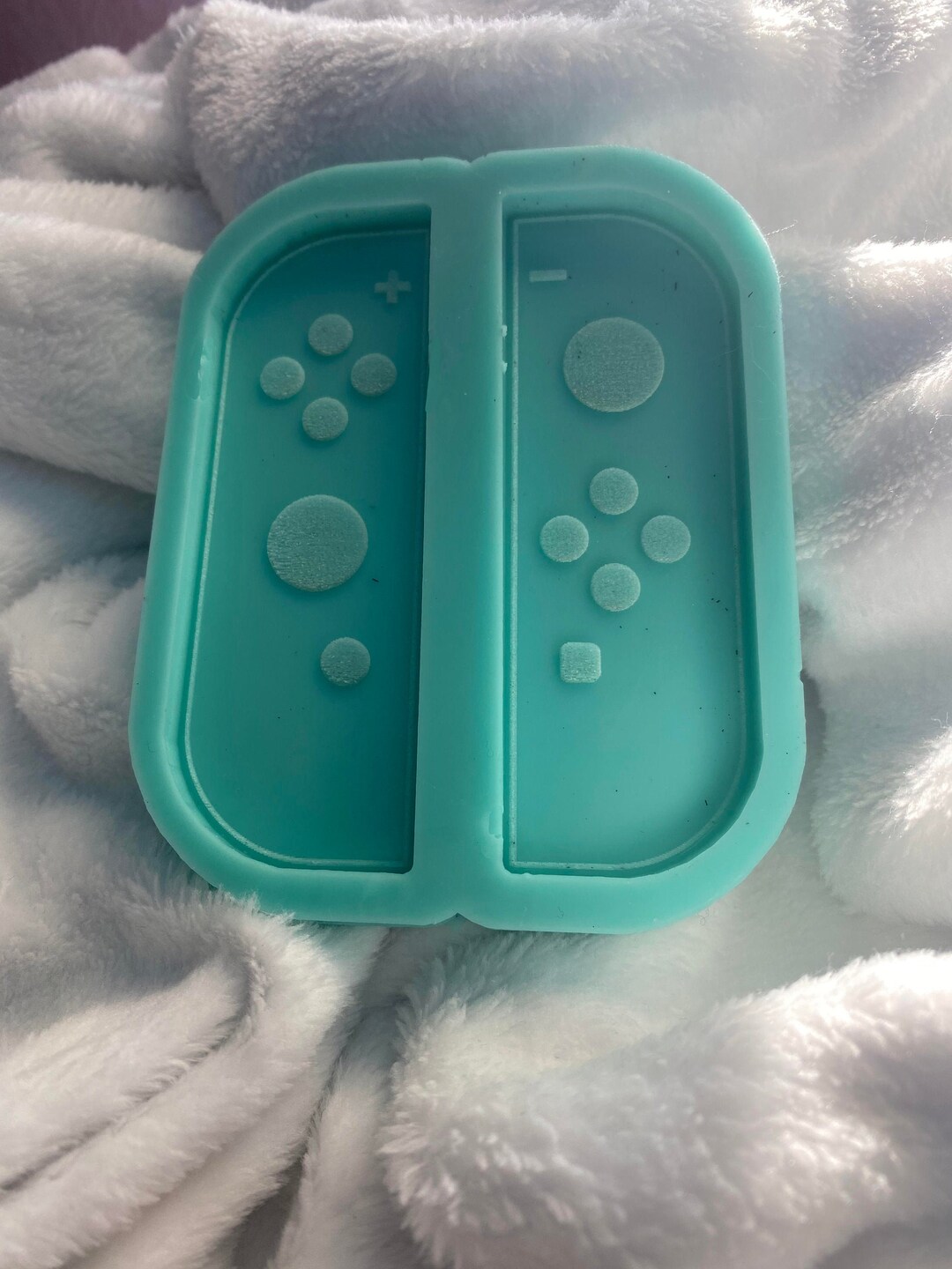 Gaming Controller Silicone Mold: Epoxy Resin Crafting, Keychains (3.5 ...