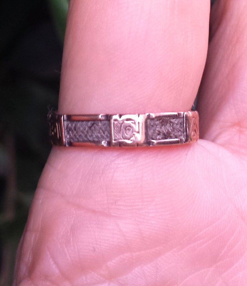 1800s Memorial Ring With Hair 9KT Gold Spells - Etsy