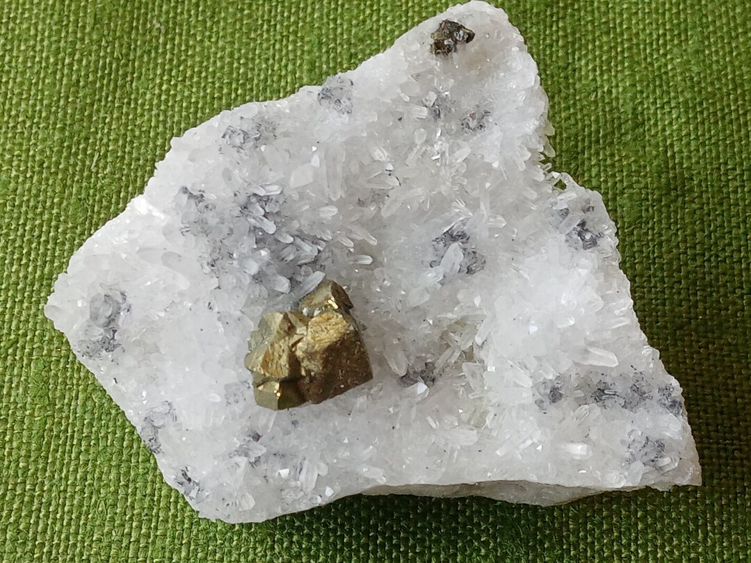 Quartz Crystal Points and Clusters Raw Crystals Healing - Etsy