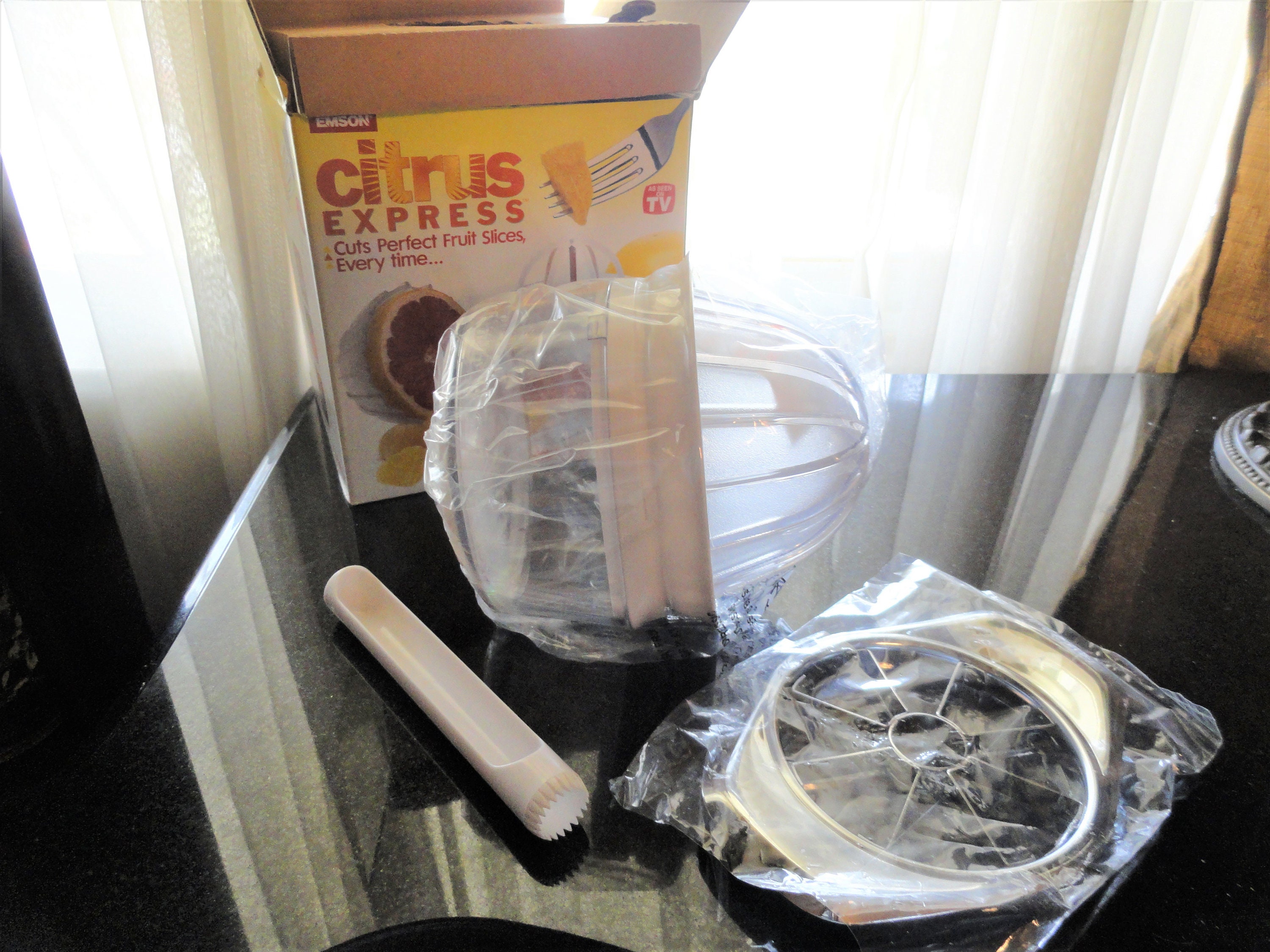 Millésime 1997 Emson Fruit Citrus Express Cutter/Juicer/Apple-Slicer ...