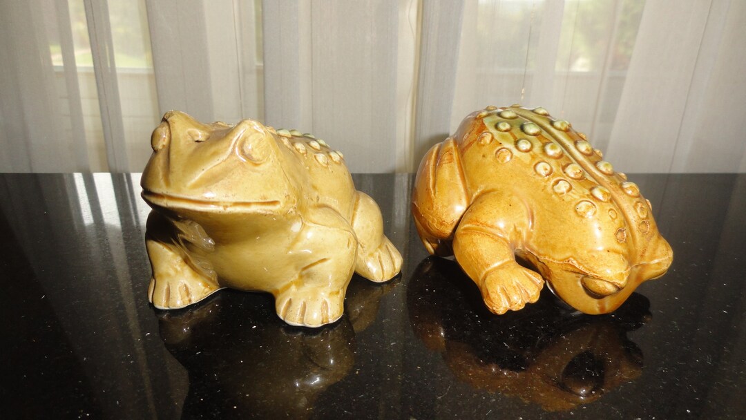 Retro Japan Dark Mustard Yellow and Moss Green Jumping Frogs/toads Salt ...