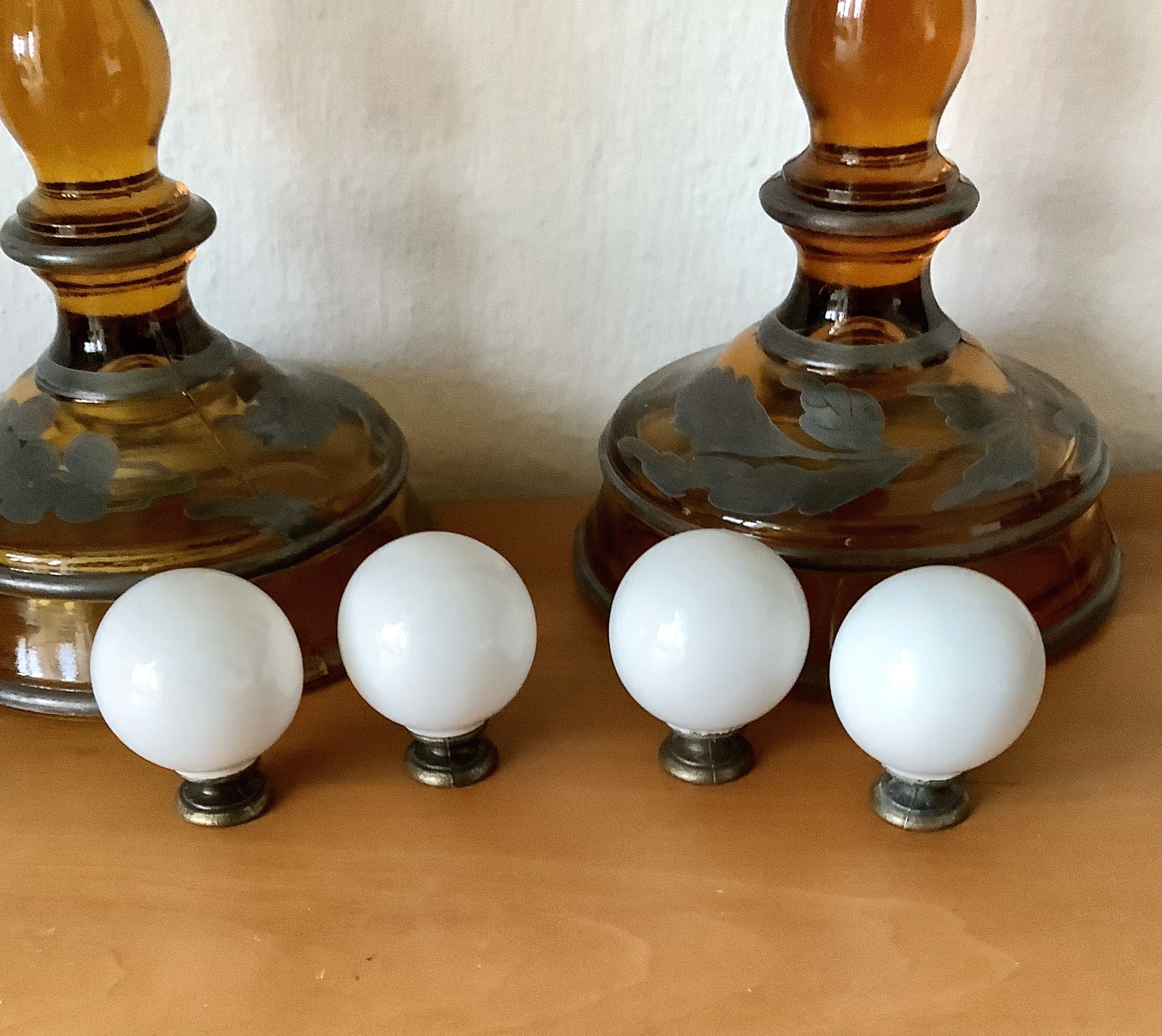 Vintage MCM White Porcelain Round Ball Knobs/brass Barrel - Etsy