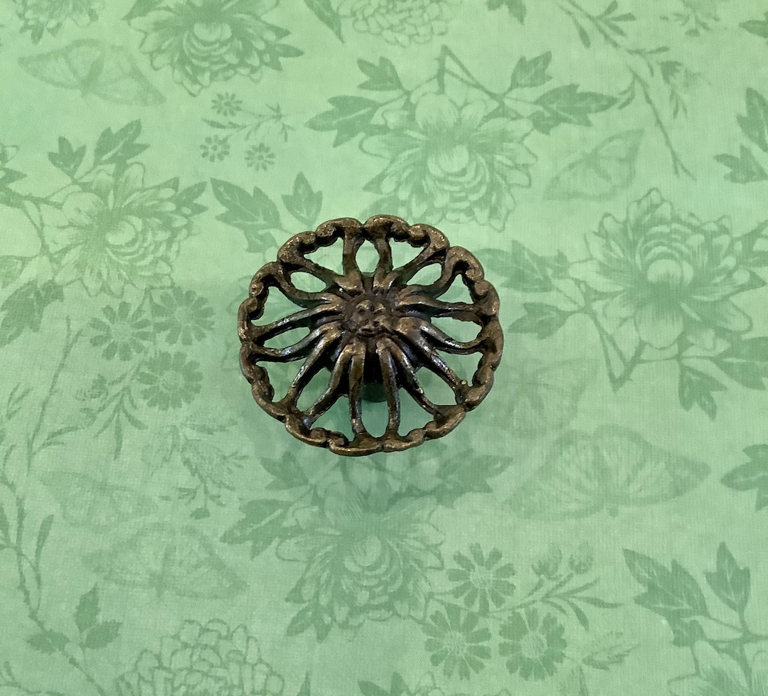 Vintage Antique Brass Flower Knobs/raised Flower Brass Drawer Knobs/flower Cabinet Knobs/amerock ...