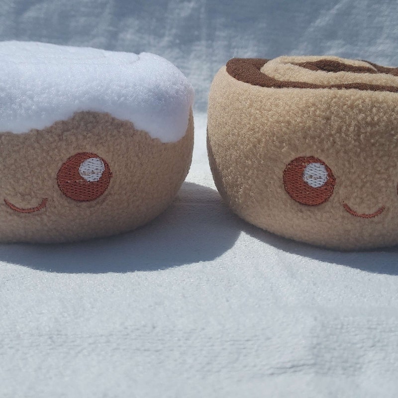 Cinnamon Roll Plushies - Etsy