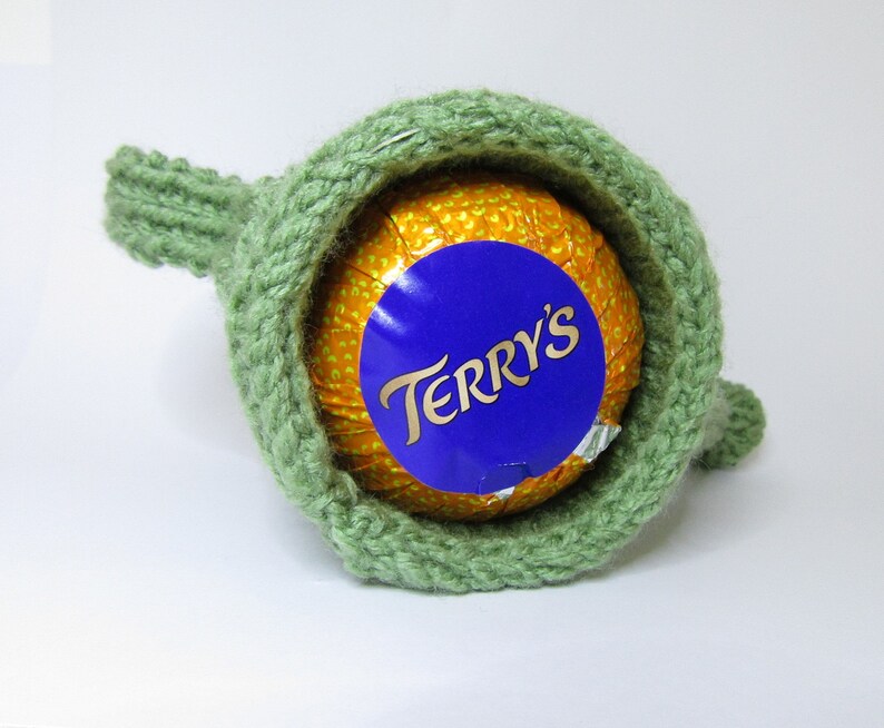 KNITTING PATTERN PDF - Peter Rabbit Hiding in a Watering Can Chocolate ...