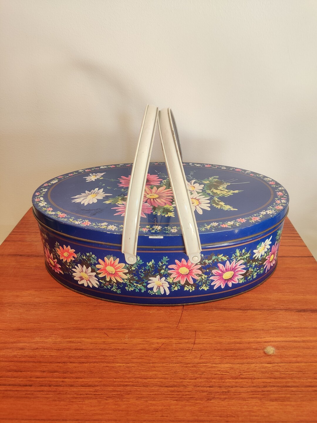 Huntley and Palmers 1960's Biscuit Tin With Handles, Sewing Tin Box ...