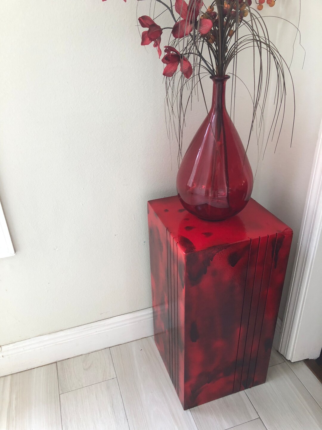 Engraved Lines Flow Art Design Red / Black Wood Pedestal - Decorative ...