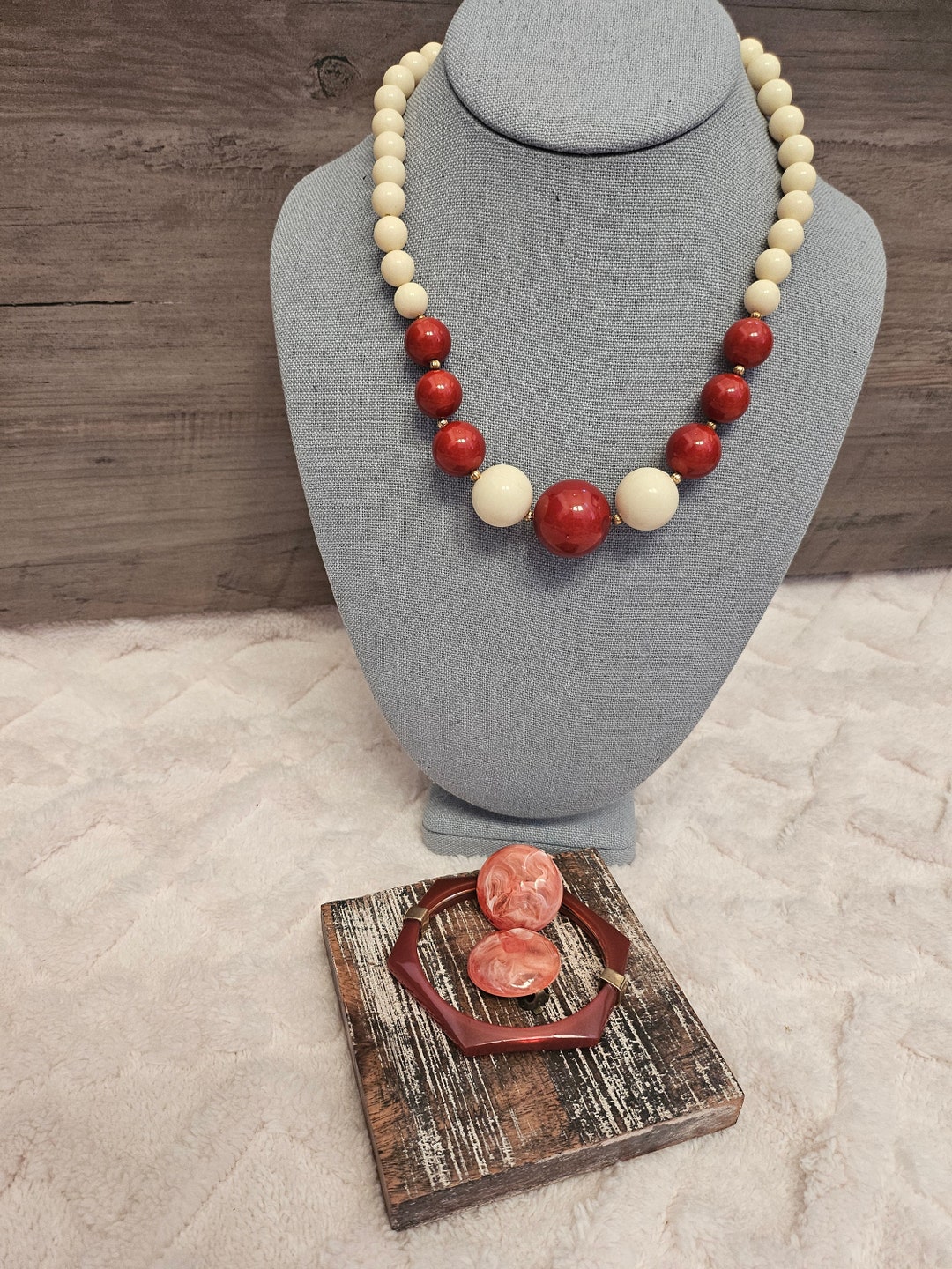 Retro & 80s Jewelry Set Geometric Bangle Chunky Beads Clip Button ...