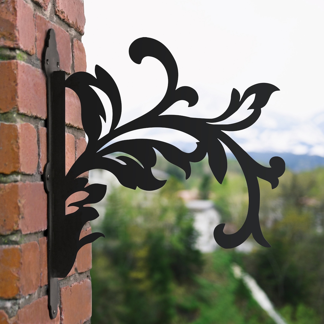 Victorian Style Decorative Leaf Hanging Basket Bracket/ Metal Garden ...