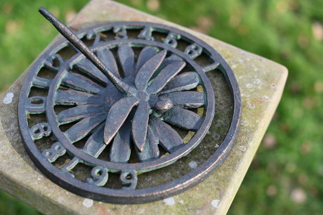 Aged Iron daisy Delight Dragonfly Sundial 25cm - Etsy