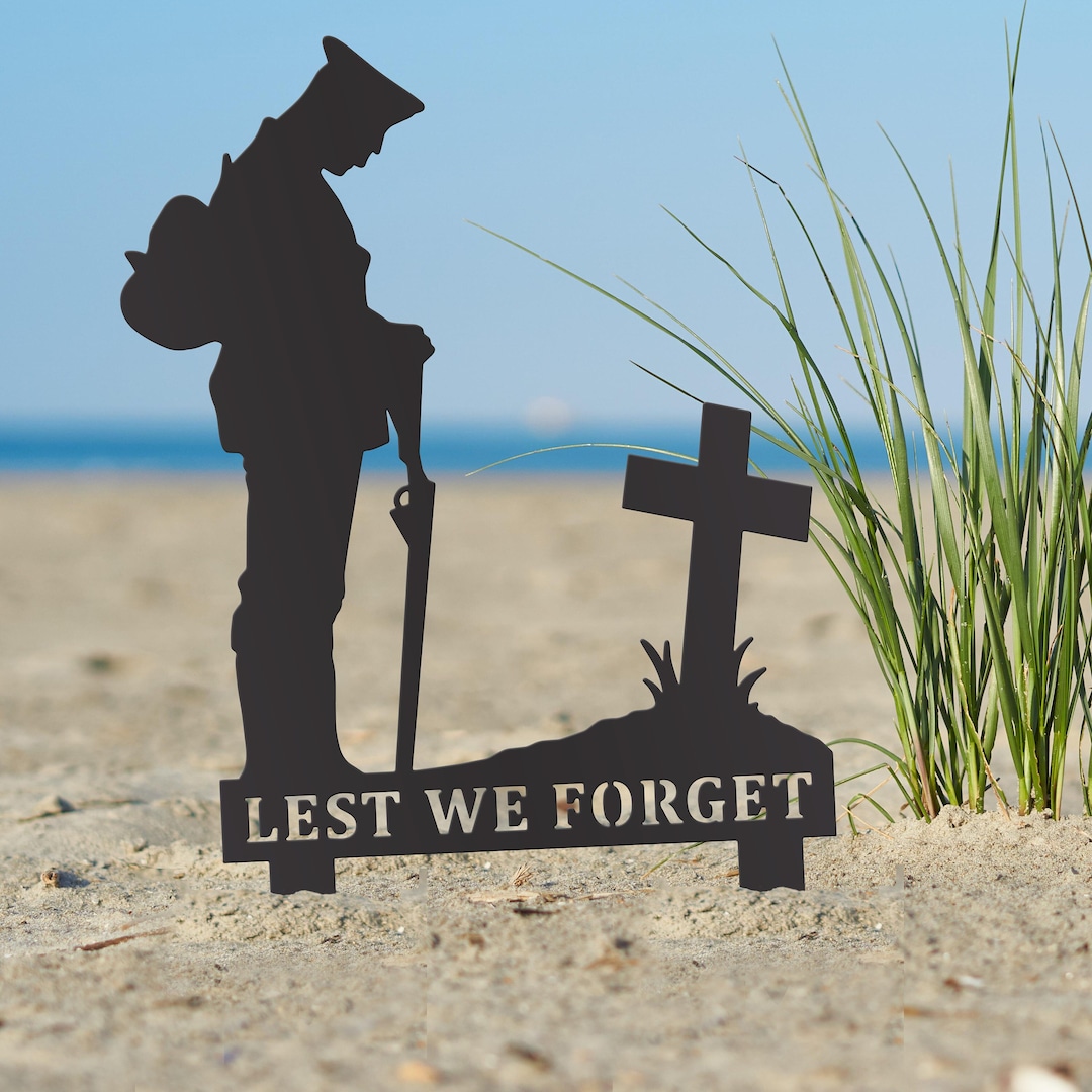 WW1 Soldier Lest We Forget/war, Solider, Remembrance, Poppy ...