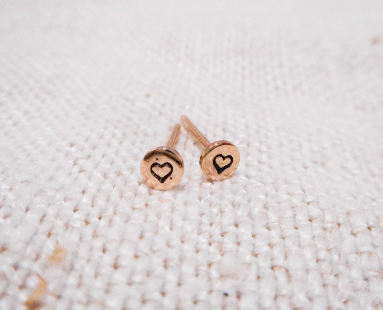 Little Sweetheart Earrings // Solid 14k Gold Heart Posts - Etsy