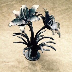 Handforged Iron Day Lily Sculpture, Blacksmith Flower - Etsy