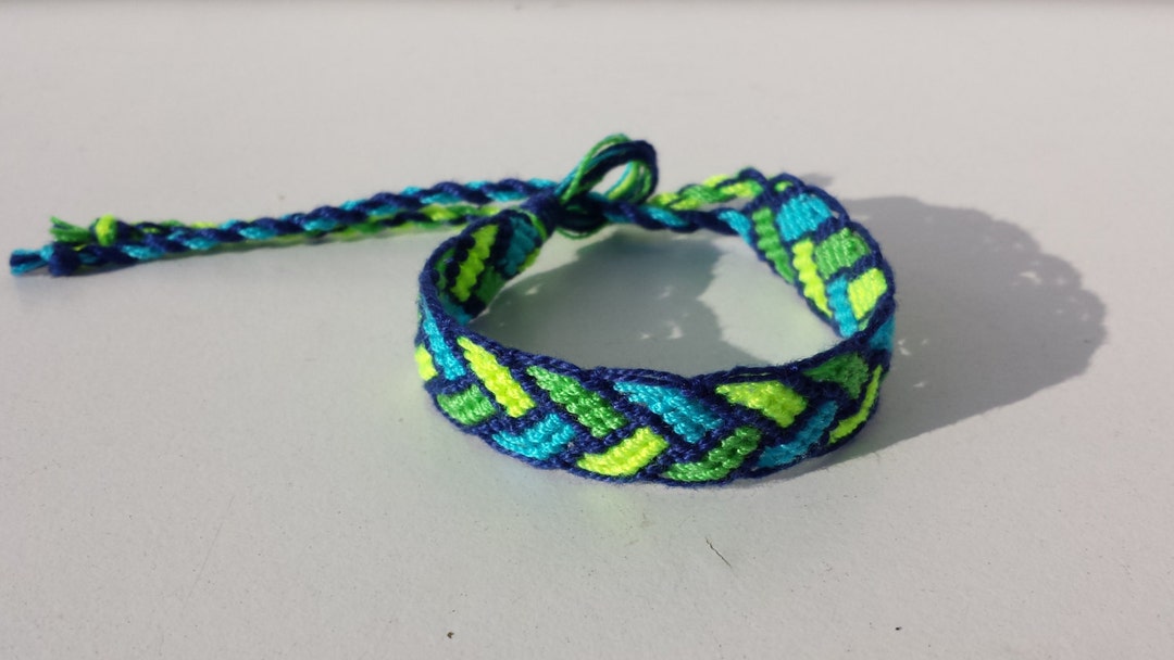 Knotted Friendship Bracelet, Braid Pattern - Etsy
