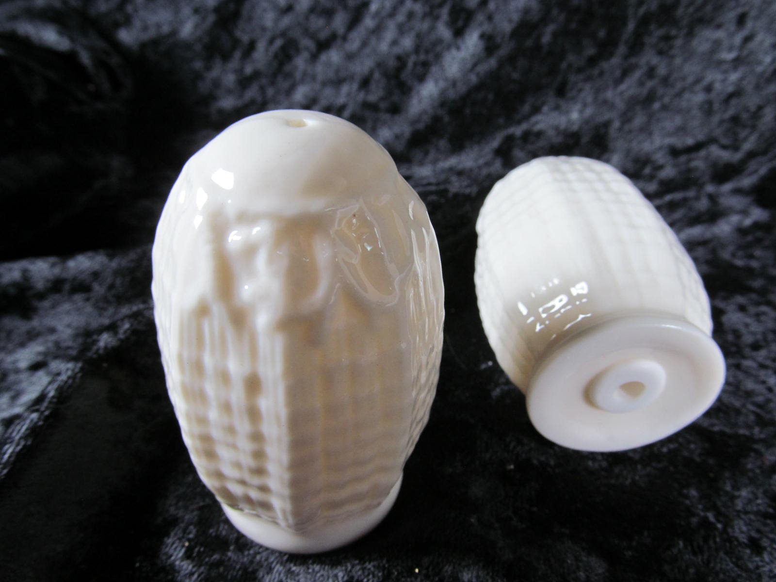 Vintage Belleek Irish Salt & Pepper Shakers: Tridacna Pattern, Parian ...