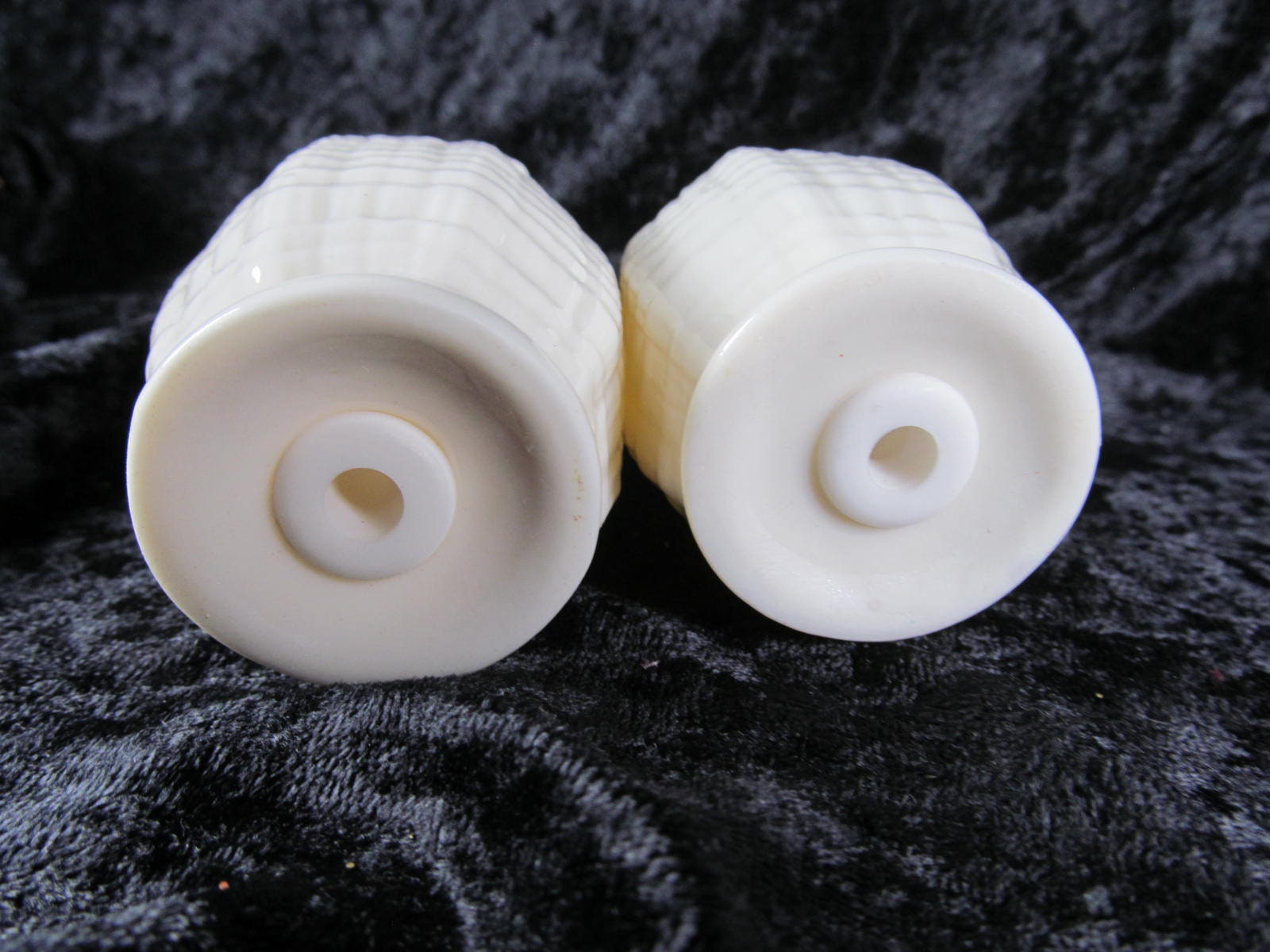 Vintage Belleek Irish Salt & Pepper Shakers: Tridacna Pattern, Parian ...