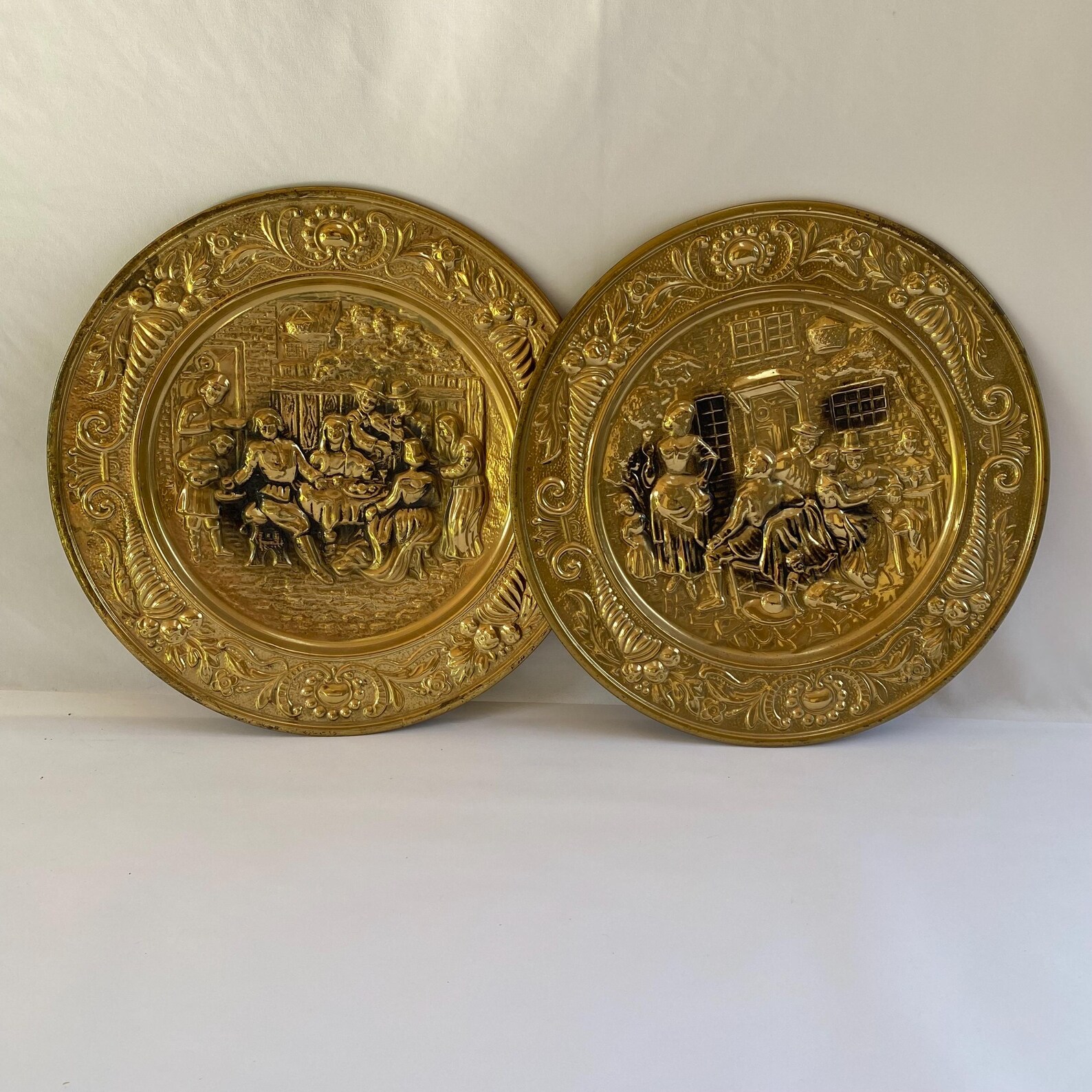 Set of 2 Vintage Metal Plates With Wall Hanging Hardware - Etsy