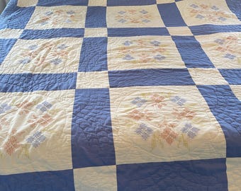55" X 42" Vintage Yellow and White Handmade Quilt With 12 Squares of ...