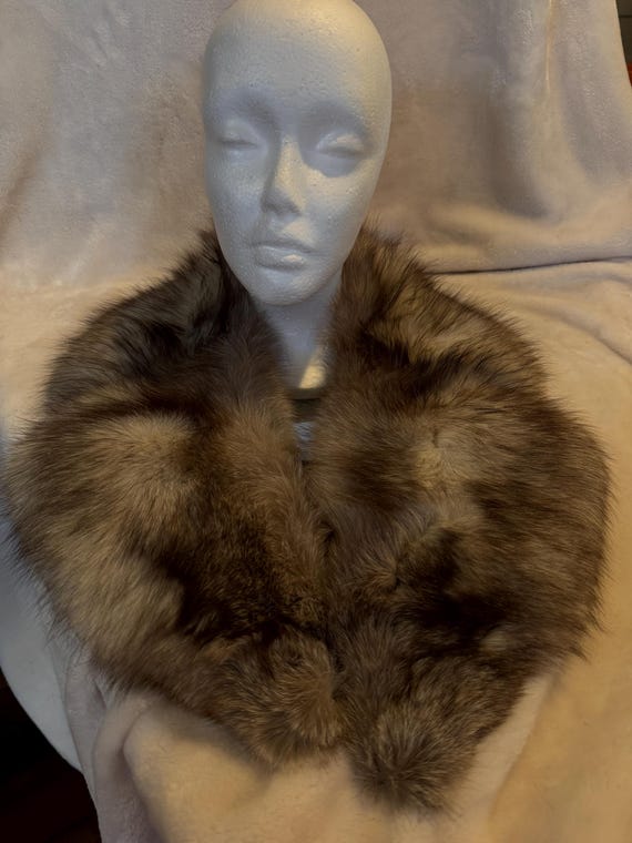 Vintage Fox Fur Lined Collar - Gem