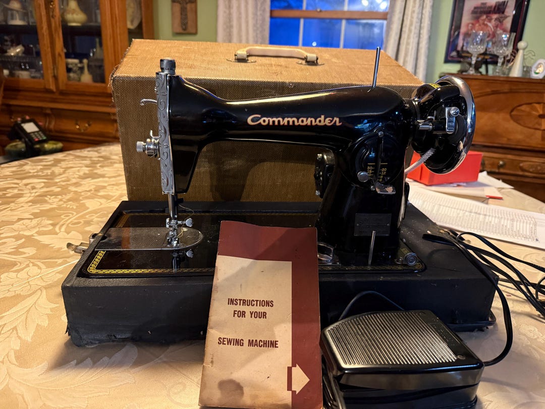 Vintage Commander Sewing Machine in Case - Etsy
