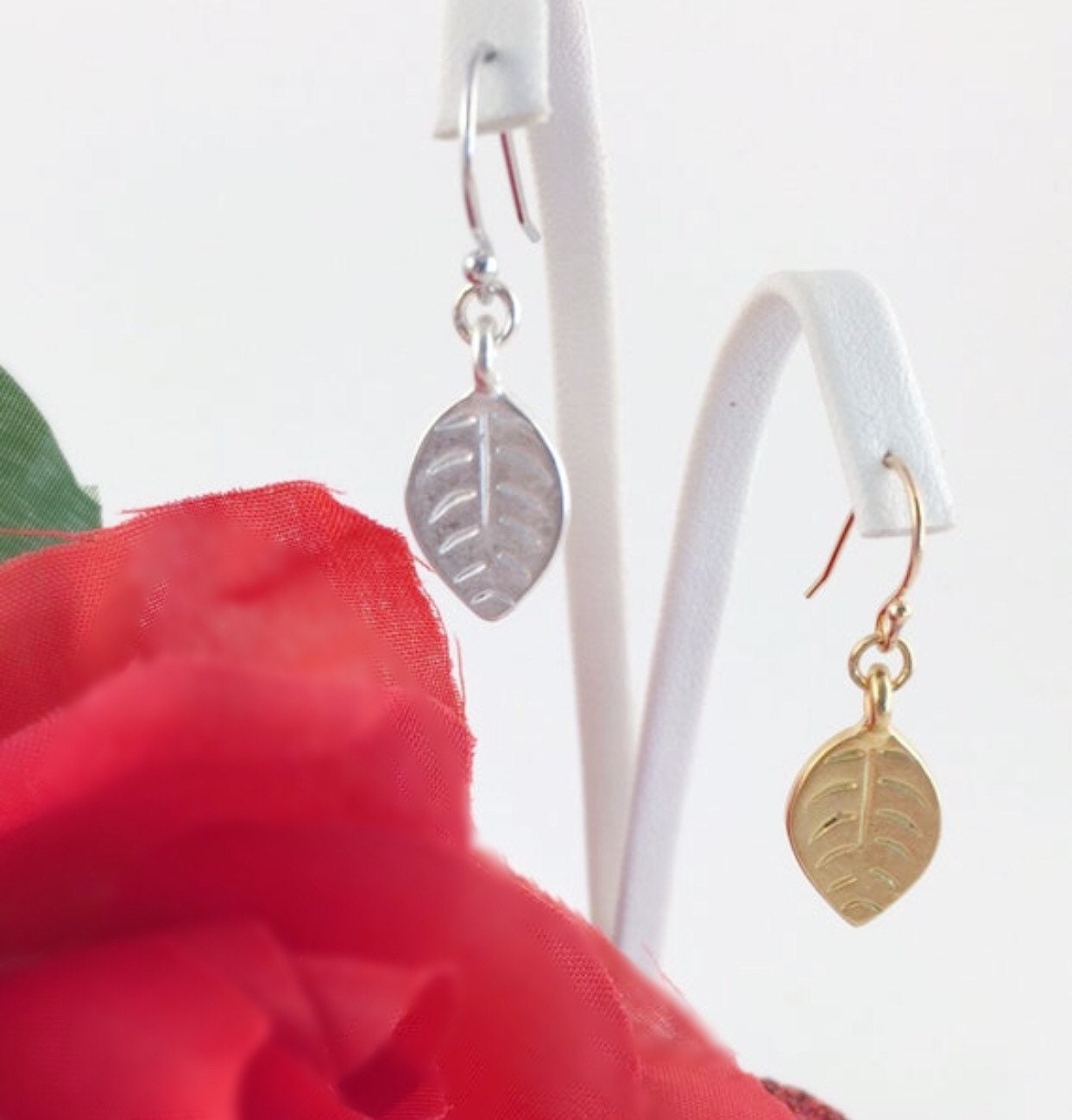 Kate Middleton Inspired Leaf Dangle Earring in Silver or Gold, Princess ...
