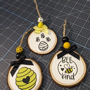 Bee Ornament, Spring Bee Decor, Mini Wood Slice, Handmade Ornament ...