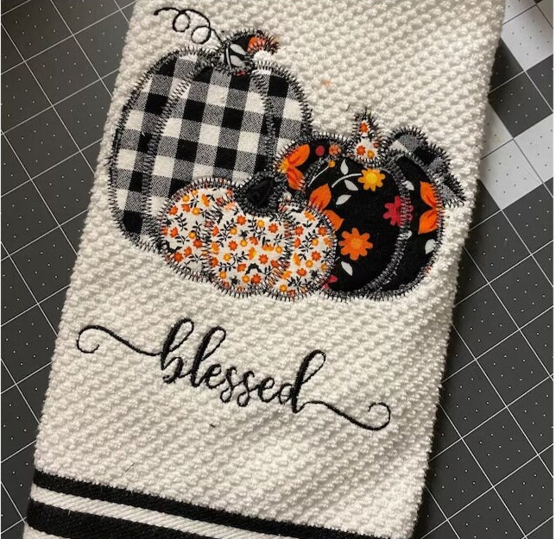 Thankful Grateful Blessed Embroidery Design: Satin Stitch 5x7, 6x10 ...