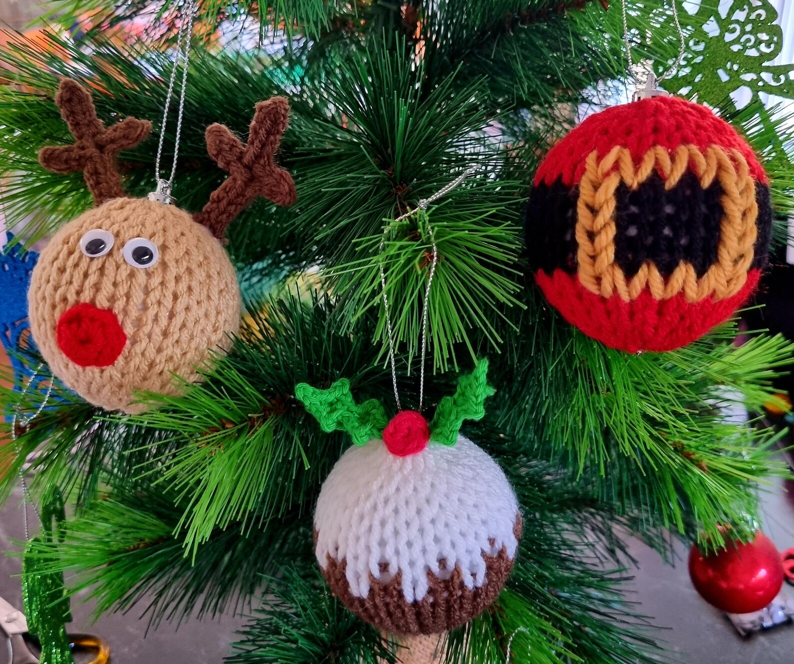 KNITTING MACHINE PATTERN - Christmas Baubles - Reindeer - Ornament ...