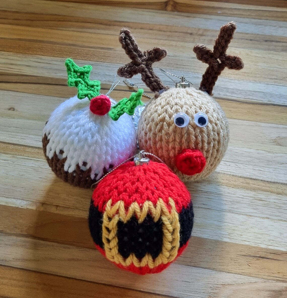 KNITTING MACHINE PATTERN - Christmas Baubles - Reindeer - Ornament ...