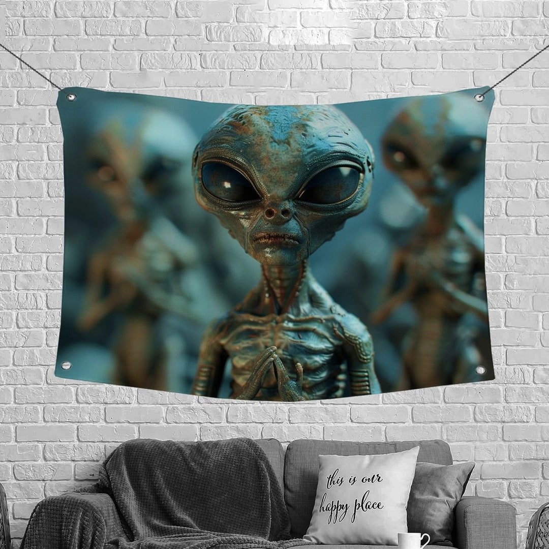 Aliens Wall Art, Science Fiction Wall Decor, Spooky Tapestry, Realism ...
