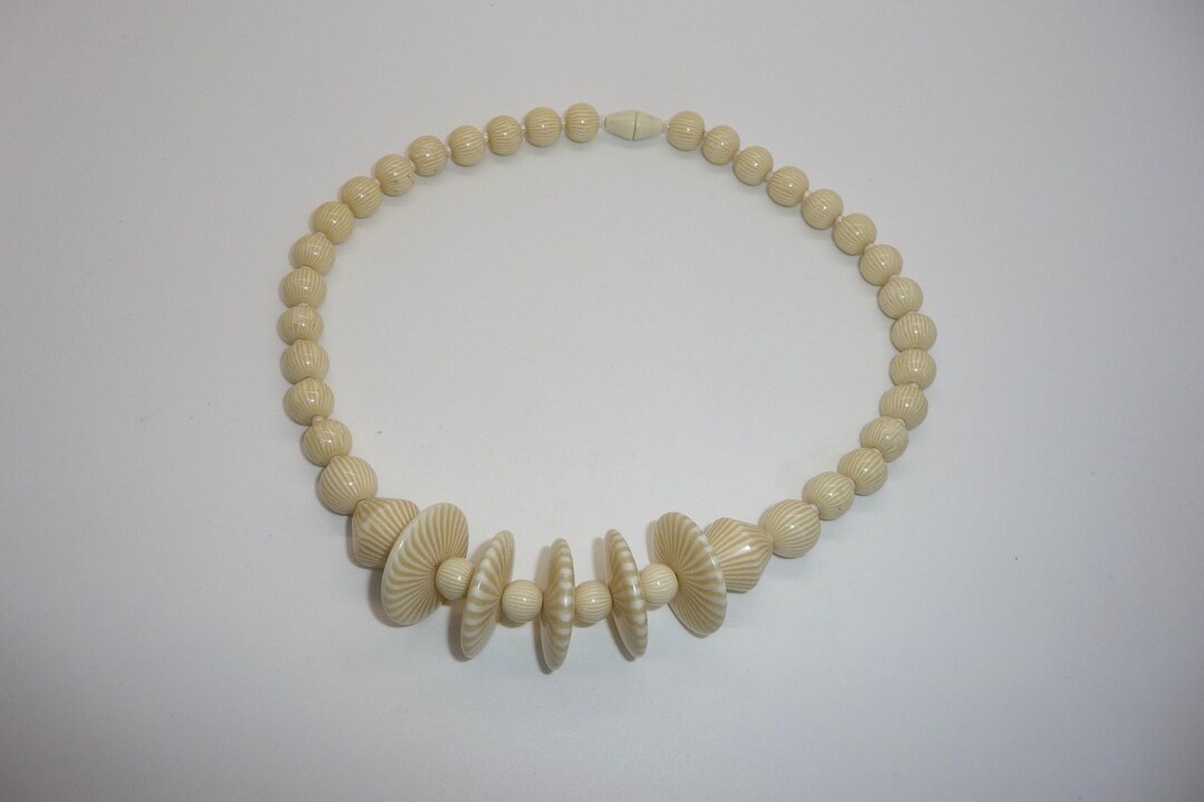 Rare Unusual Art Deco Vintage Galalith Celluloid Early Plastic Disc and ...