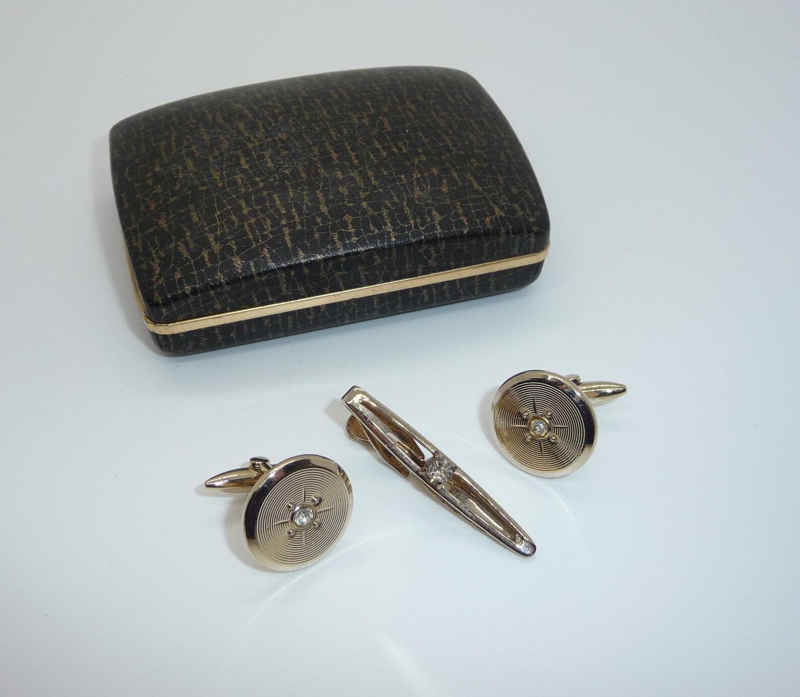 Stylish Retro Boxed Stratton Gold Plated With Rhinestone Crystal ...