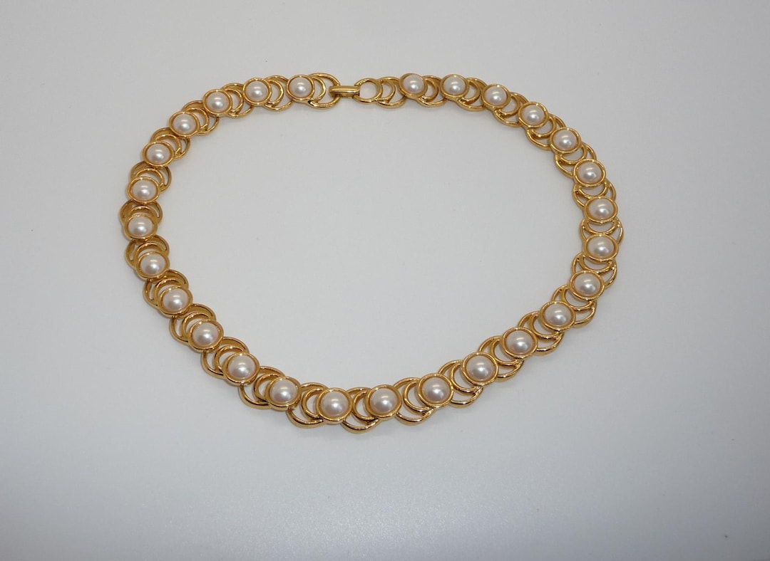 Classy Vintage Signed Napier Pat. 4.774.743 Split Faux Pearl Circular ...