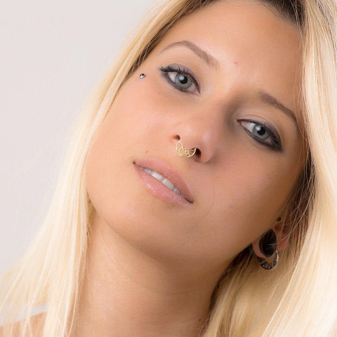 Delicate Lotus Flower Septum Ring 20g18g/16g Septum Ring - Etsy
