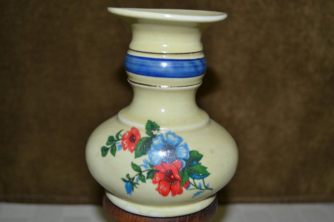 Vintage / Vase / Made in Brasil / Cream / Blue / Gold Trim / Red / Blue ...