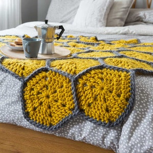 Honeycomb Blanket Crochet Kit. Chunky Throw Crochet Kit. Hexagonal ...